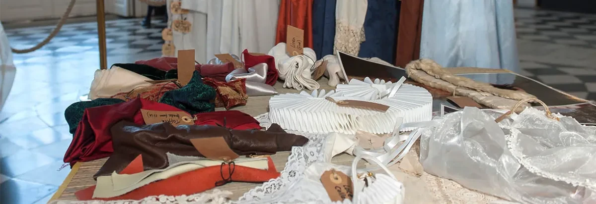 12 must have items for a Tudor woman’s wardrobe | Royal Museums Greenwich
