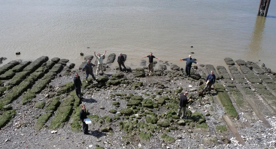 An archaeological landscape walk through the River Thames' past ...