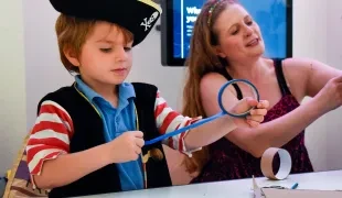 The ‘Armada’ portrait and Elizabethan propaganda | Royal Museums Greenwich